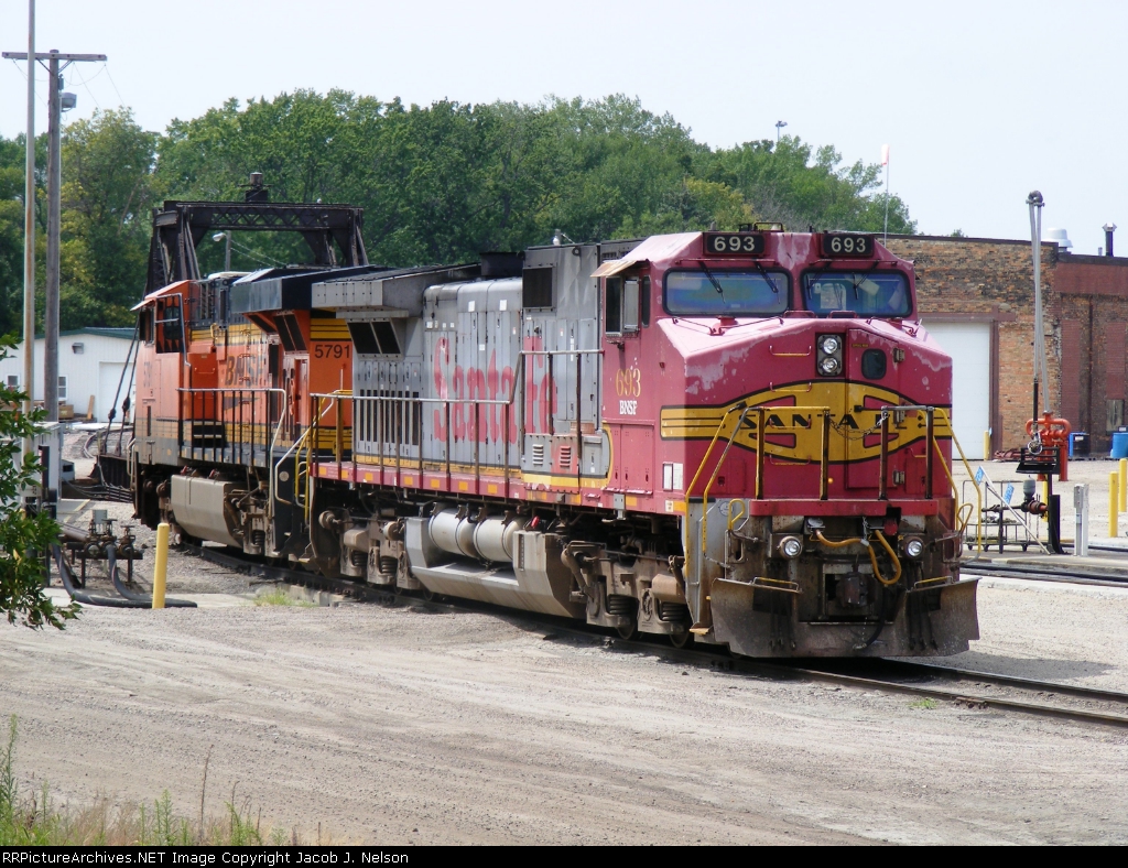 BNSF 693